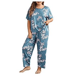WDIRARA Women's Plus Size 2 Piece Sleepwear Floral Short Sleeve Top and Pants Pajama Set Dusty Blue 4XL