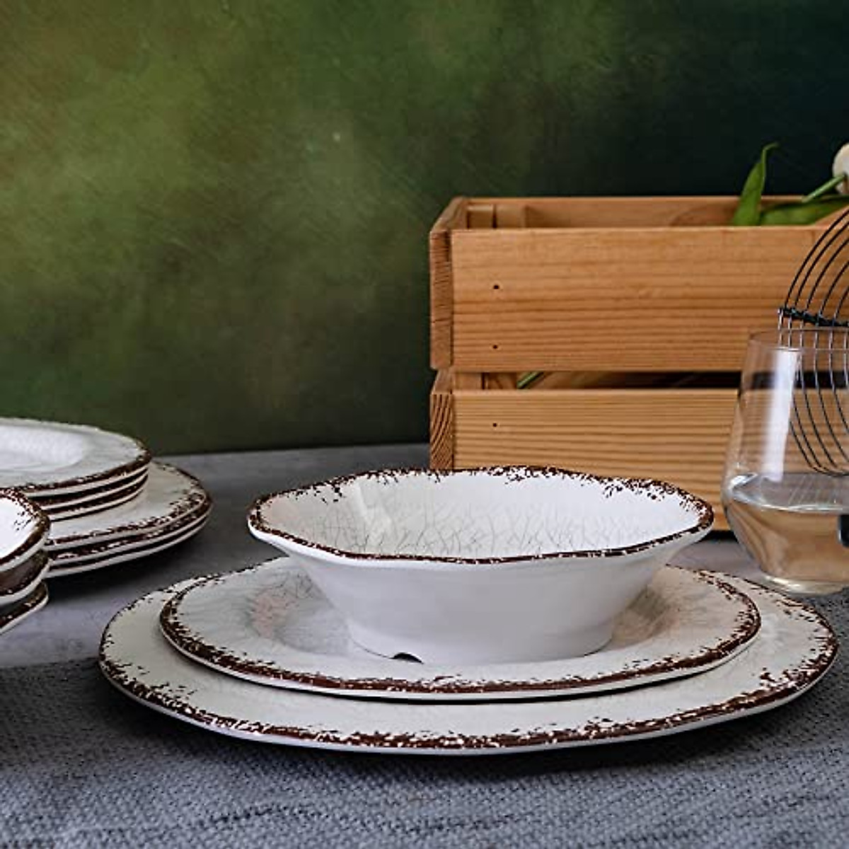 LEHAHA Farmhouse Large Serving Platters, 2 Piece Melamine Dinnerware Set, 17.5 x 10 Inches Vintage Serving Tray, Rectangle White Rustic Trays Set of 2