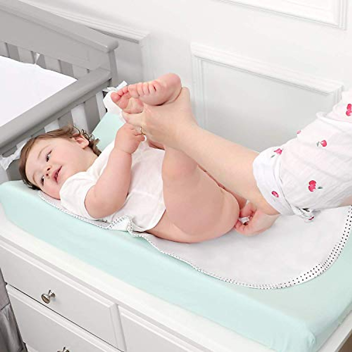 TILLYOU 6PK Larger Softer Changing Pad Liners Waterproof, 27" x 13" Washable Reusable Flannel Cotton Changing Table Cover Liners Leakproof, Portable Baby Changing Mat for Boys Girls, White