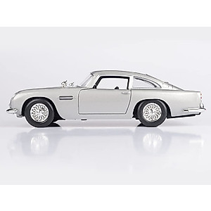 DB5 RHD (Right Hand Drive) Silver Metallic 007 "Goldfinger (1964) Movie 1/24 Diecast Model Car by Motormax 79857