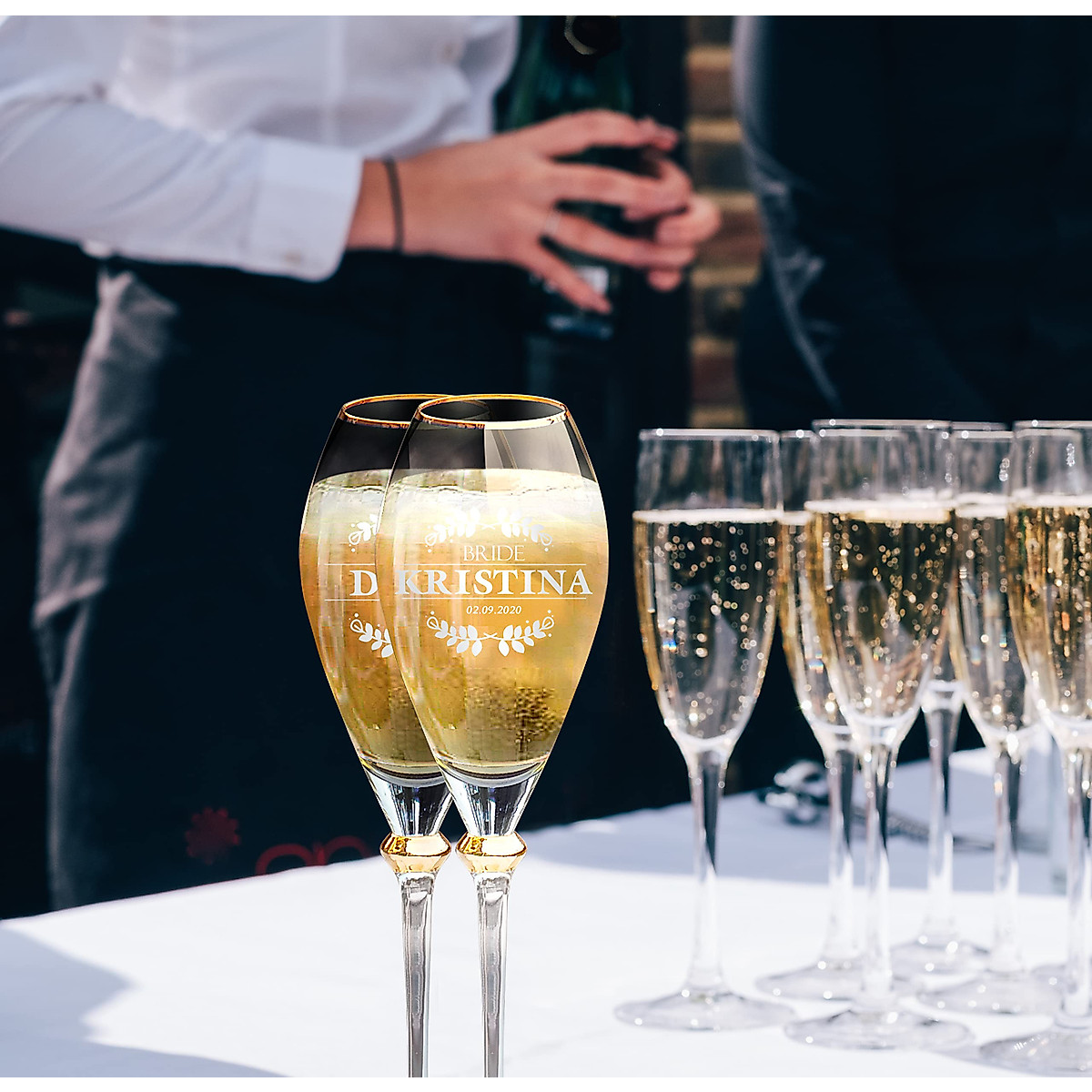 Krezy Case Set of 2 Personalized Wedding Engraved Champagne Flutes- Mr and Mrs Design - For Weddings,Parties and Anniversary