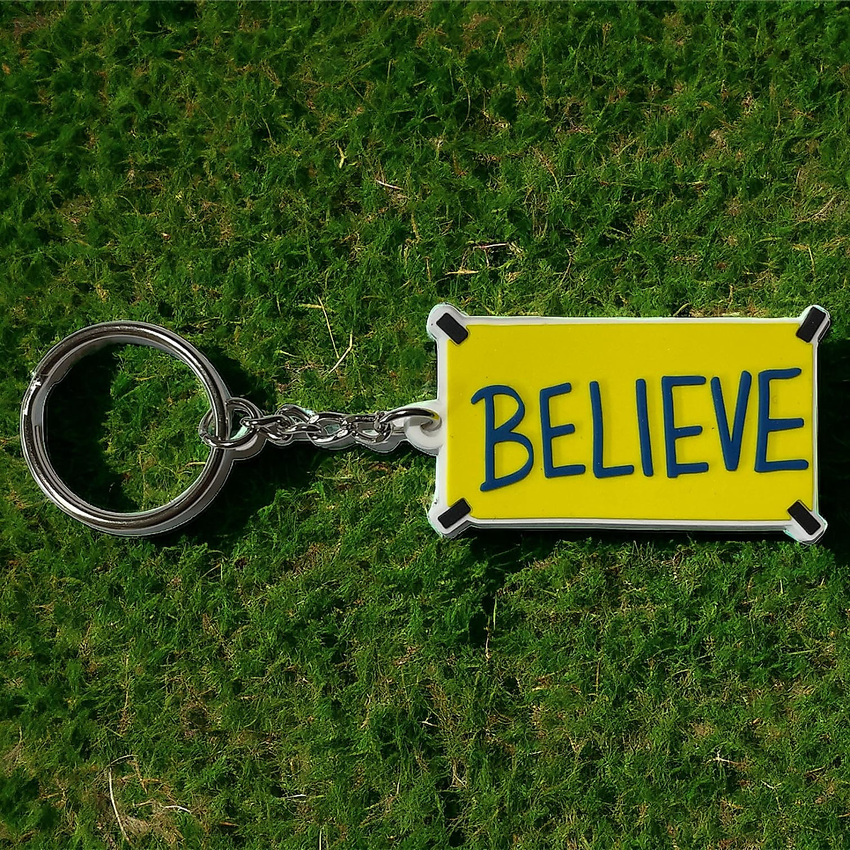 Believe Funny Keychain - Fun Gifts for Soccer Team | Coach Lasso Merchandise Believe Sign, AFC Richmond | Bulk Team Gifts, Motivational Poster, Fun Keyring for Backpacks, Car Keys, Fanny Packs