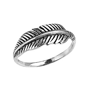 AeraVida Vintage Chic Feather Leaf Unisex .925 Sterling Silver Band Ring (8.5) | Elegant and Stylish Feather Motif Jewelry Accessory for Men and Women