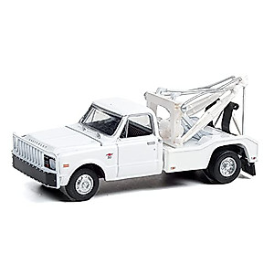 GreenLight Dually Drivers 46070-A Dually Drivers Series 7 - 1968 Chevy C-30 Dually Wrecker - White 1:64 Scale