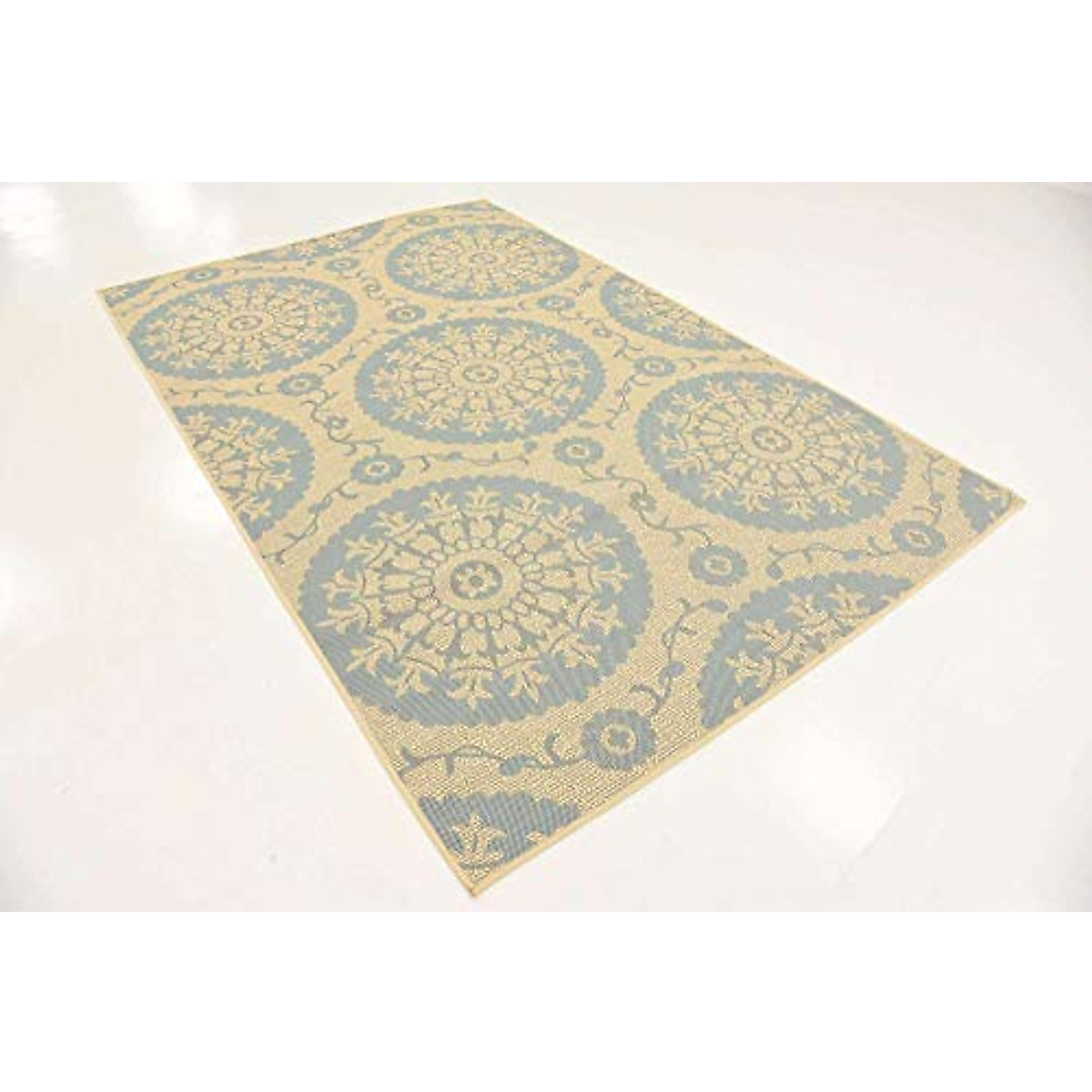 Unique Loom Outdoor Botanical Collection Area Rug - Medallion (5' 3" x 8' Rectangle, Aqua/ Beige)