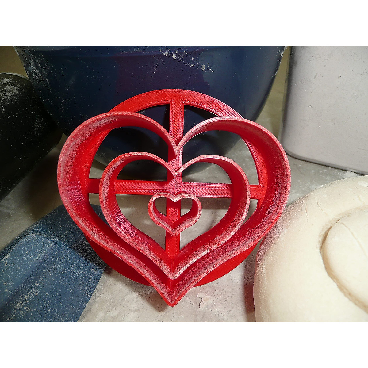 YNGLLC LOVE THEMED HEART ROSE DESIGNS SET OF 2 CONCHA CUTTERS MEXICAN SWEET BREAD STAMP MADE IN USA PR1632, Red