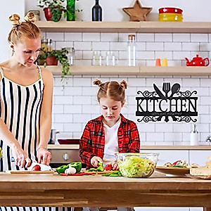 QUEEN KING Metal Kitchen Wall Decor, Kitchen Signs Wall Decor, Rustic Metal Kitchen Decor Sign, Country Farmhouse Wall Art Decoration for Home, Kitchen or Dining Room 13.8 x 8.8 Inches (Black)