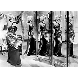 How To Marry A Millionaire Marilyn Monroe 1953 Tm And Copyright (C) 20Th Century-Fox Film Corp All Rights Reserved Photo Print (28 x 22)