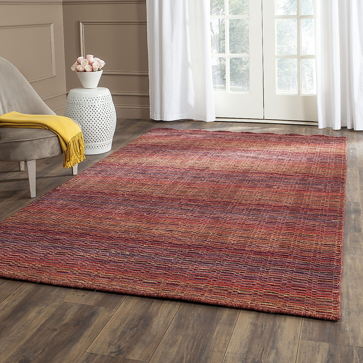 SAFAVIEH Himalaya Collection Accent Rug - 3' x 5', Red & Multi, Handmade Wool, Ideal for High Traffic Areas in Entryway, Living Room, Bedroom (HIM703A)