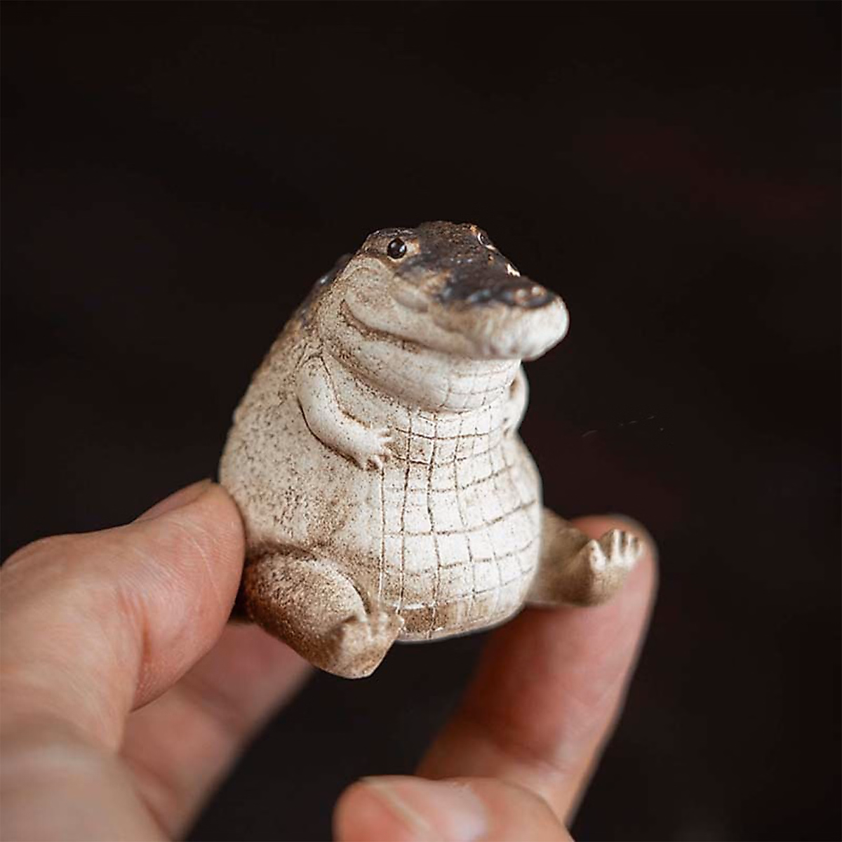 oldqyou Tea Pet Creative Alligator Decor Ornament Figurine Handmade Ceramic,Chubby Crocodile,Tea Pet Mini Cute Statue Living Room Desk Pet Tea Table Decor Tearoom Gifts (Crocodile-c 1PCS)