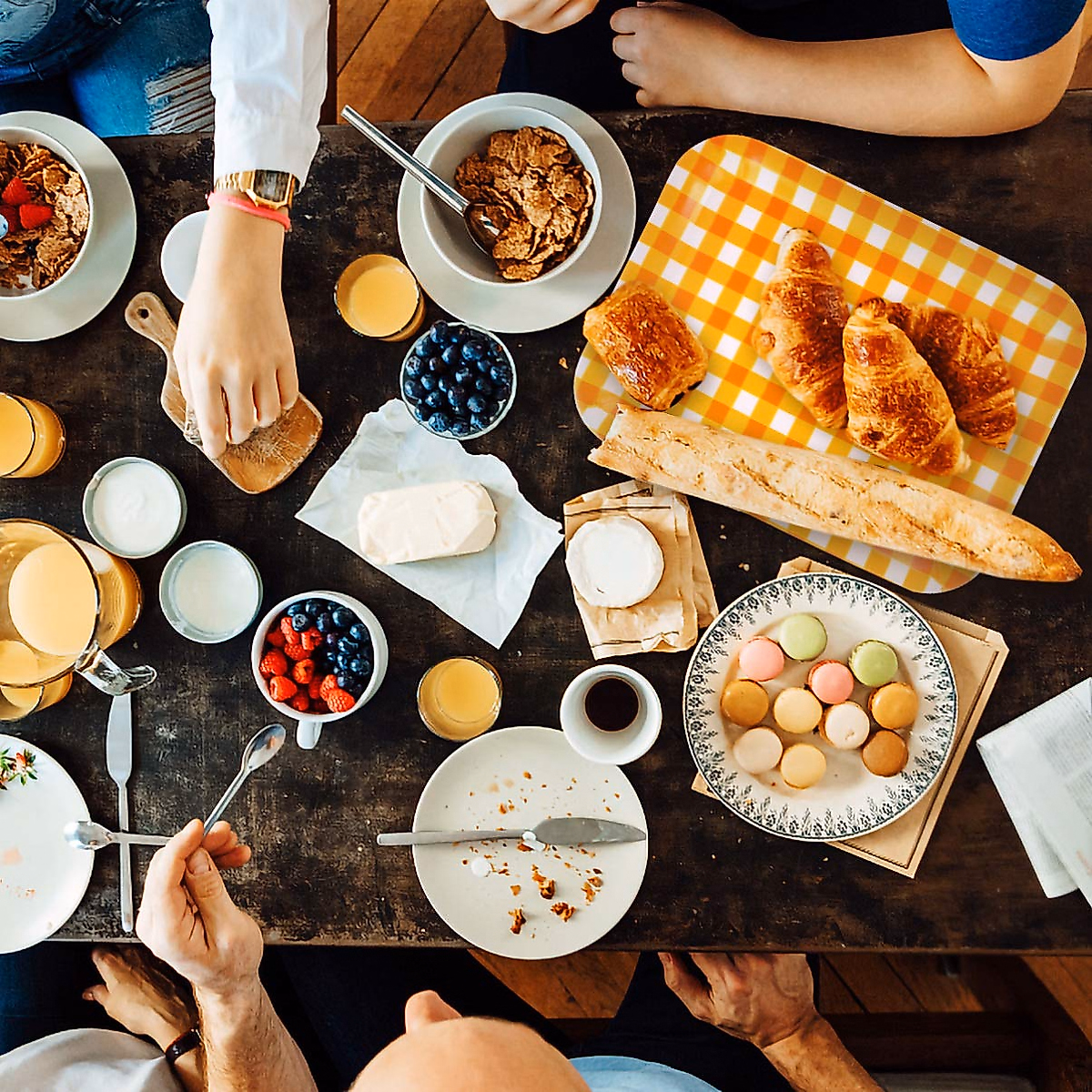 DOITOOL Rectangular Melamine Serving Platter, Melamine Serving Tray for Serving Salad, Pasta, Cheese, Ham, Appetizer
