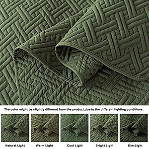 WDCOZY Green Quilts Queen Size Bedding Sets with Pillow Shams, Olive Lightweight Soft Bedspread Coverlet, Quilted Blanket Thin Comforter Bed Cover, All Season Summer Spring, 3 Pieces, 90x90 inches