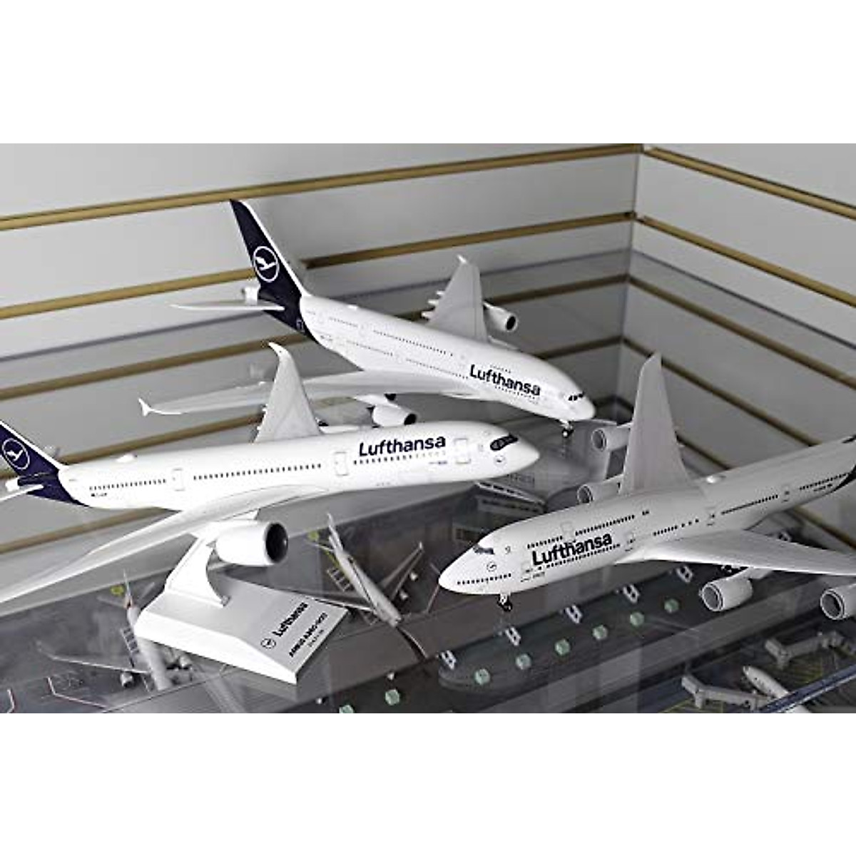 Daron SkyMarks Lufthansa A350-900 New Livery 1/200 (SKR1027)