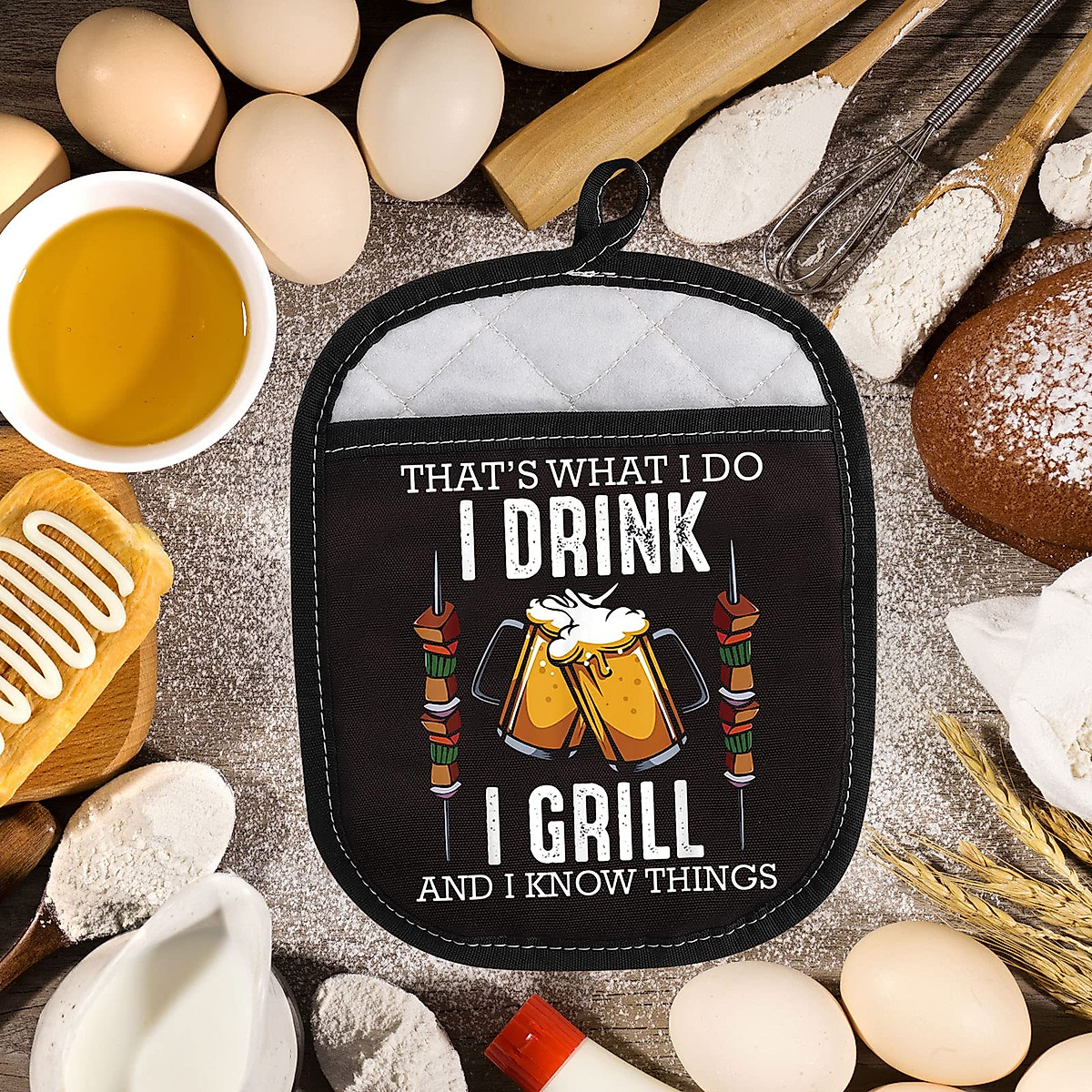 LEVLO Funny BBQ Grilling Oven Mitt with Hot Pads BBQ and Beer Lover Gift That's What I Do I Drink I Grill and Know Things Pot Holder for BBQ Lover Grilling Master (I Drink I Grill)