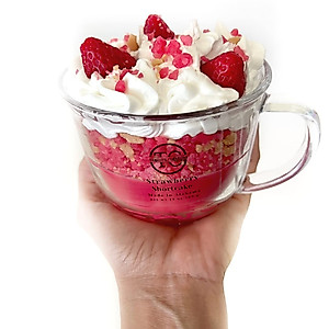 Tamese's Creations Strawberry Shortcake Candle| Creamy Whipped Topping | Juicy Strawberries |Cake Crumble|13 oz/ 369g | Made in USA