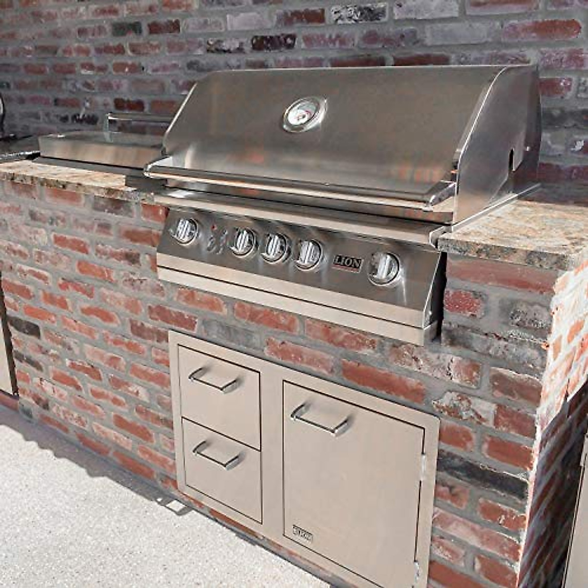 Lion Premium Grills L75623 32" Natural Gas Grill