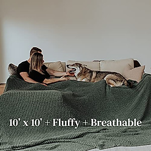 Big Blanket Co® Premier Plush™ Moss | Ultra-Plush Fluffy Blanket | 100 Square Feet | Breathable, Microfiber Blanket That Wraps You in Cloud-Like Comfort | Blankets That Redefine King-Size