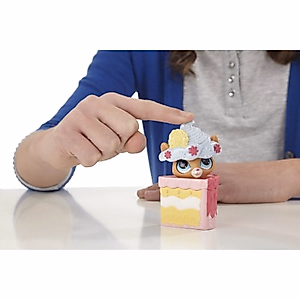 Littlest Pet Shop Sweetest Hide N Sweet Chipmunk Pet