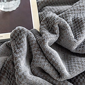 Qidordour Throw Blankets, Checkered Blanket, 60x80 Inch Flannel Fleece Jacquard Bed Throw, 310GSM Soft Microfiber Plush Fuzzy Cozy Luxury Bed Blanket for Couch, Sofa, Bedroom, Travel, Christmas, Grey