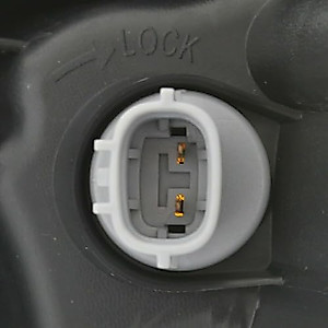 HDOZTOJI Headlight Halogen Bulb Right Side Clear Lens W/Bulb Headlamp 811100C091 13448252 TO2503219