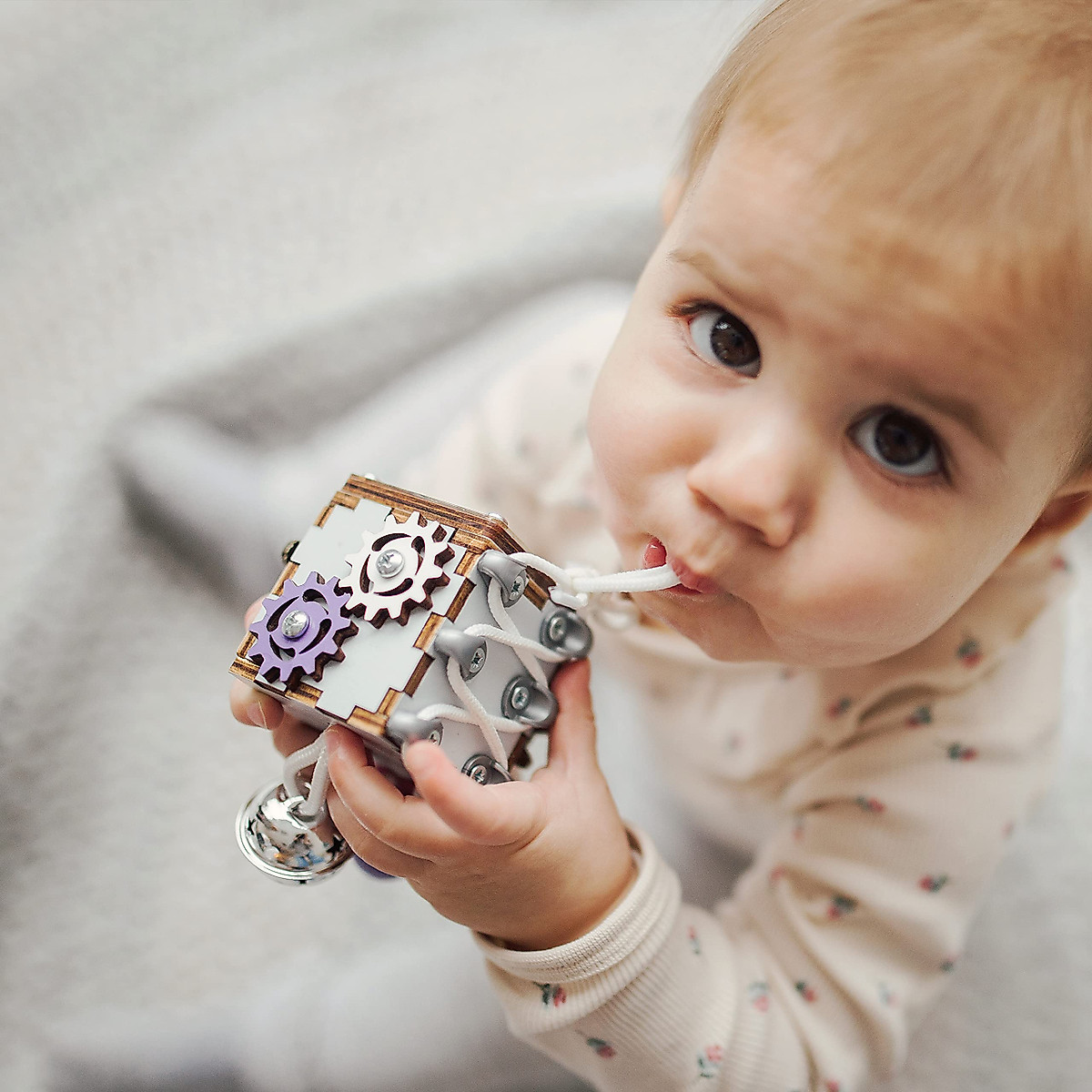 BrainUpToys Busy Activity Cube for Travel Toddlers Kids Children Baby - Busy Board – Wooden Sorter Toy - Montessori Toy - Learn to tie Shoes, Lacing - Developmental Toy - Learning Basic Life Skills