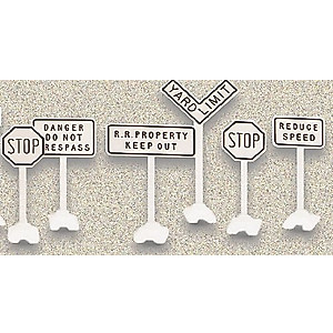 Lionel Electric O Gauge Model Train Accessories, Construction Zone Signs