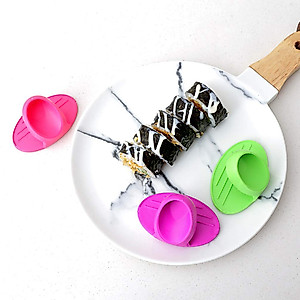 YARNOW 3Pcs Mini Oven Mitts Gloves Silicone Pot Holder Heat Resistant Finger Protector Pinch Grips Hot Dish Bowl Plate Holder Clip for Kitchen Tools Random Colors