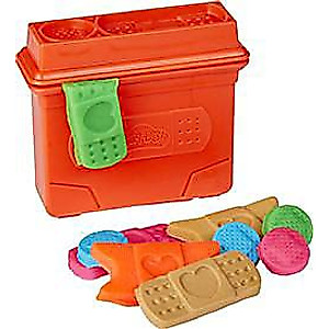 Play-Doh Care 'n Carry Vet Playset for Kids 3 Years and Up with Toy Dog, Storage, 10 Tools, and 5 Modeling Compound Colors, Non-Toxic