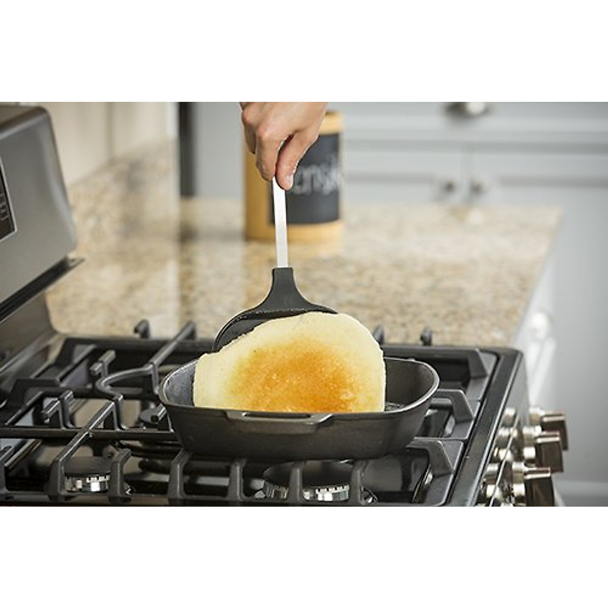 TableCraft Pre-Seasoned 10" Cast Iron Square Fry Pan | Commerical Quality for Restaurant or Home Kitchen Use, 2 quart, Black