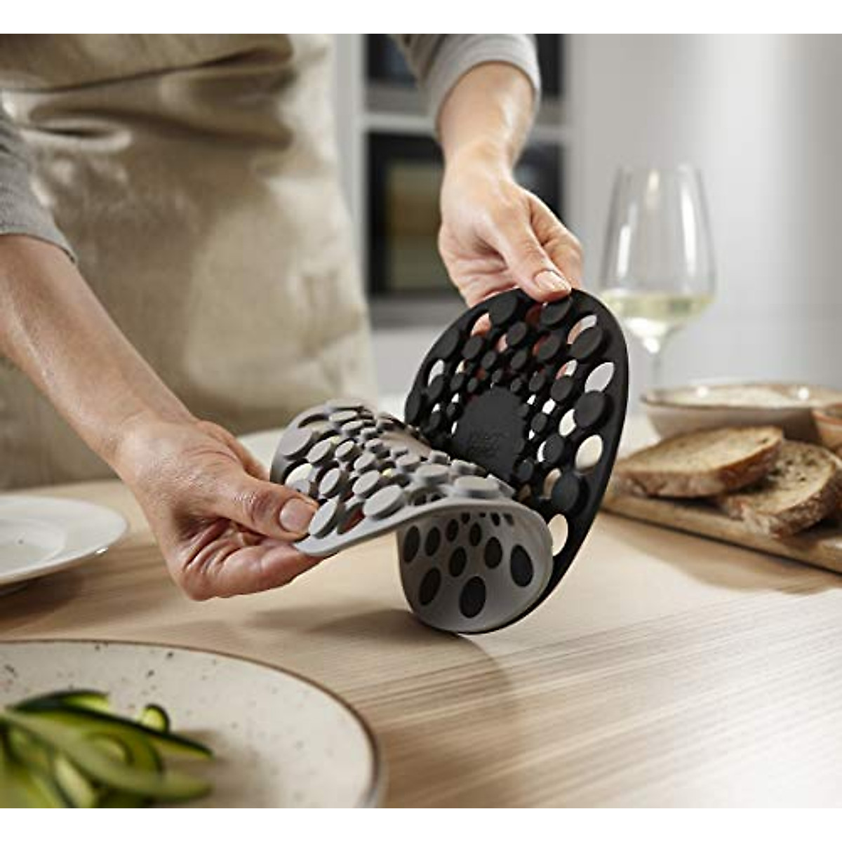 Joseph Joseph Spot-On Set of 2 Silicone Trivets, One Size, Gray