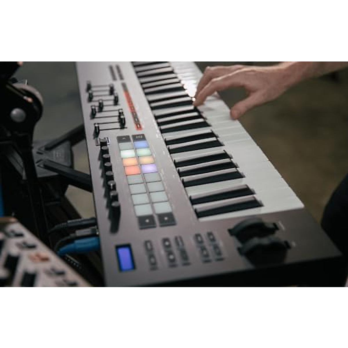 Novation Launchkey 49 [MK3] MIDI Keyboard Controller - Seamless Ableton Live Integration. Chord Mode, Scale Mode, and Arpeggiator — All the software you need for Music Production.