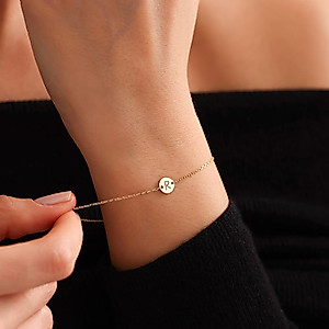 18K Gold Plated Stainless Steel Initial Bracelet Personalized Letter Charm Bracelet Small Dainty Disc Monogram Name Bracelet for Women (C)