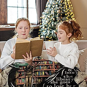 A Girl Loves Books Fleece Throw Blanket - Super Soft Fuzzy Warm Cozy Flannel Blanket Quilt for Winter Bedding Couch Sofa Home Decor, Gift for Adults Kids Family 50" X 60"