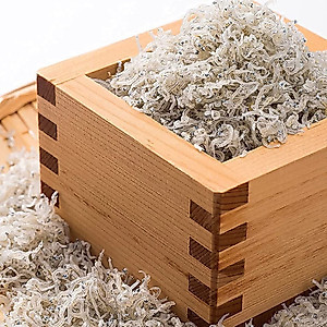 TIKUSAN Wooden Sake Cups Masu Japanese Hinoki Wood Sake Box Made in Japan (6.1 fl oz(1go))