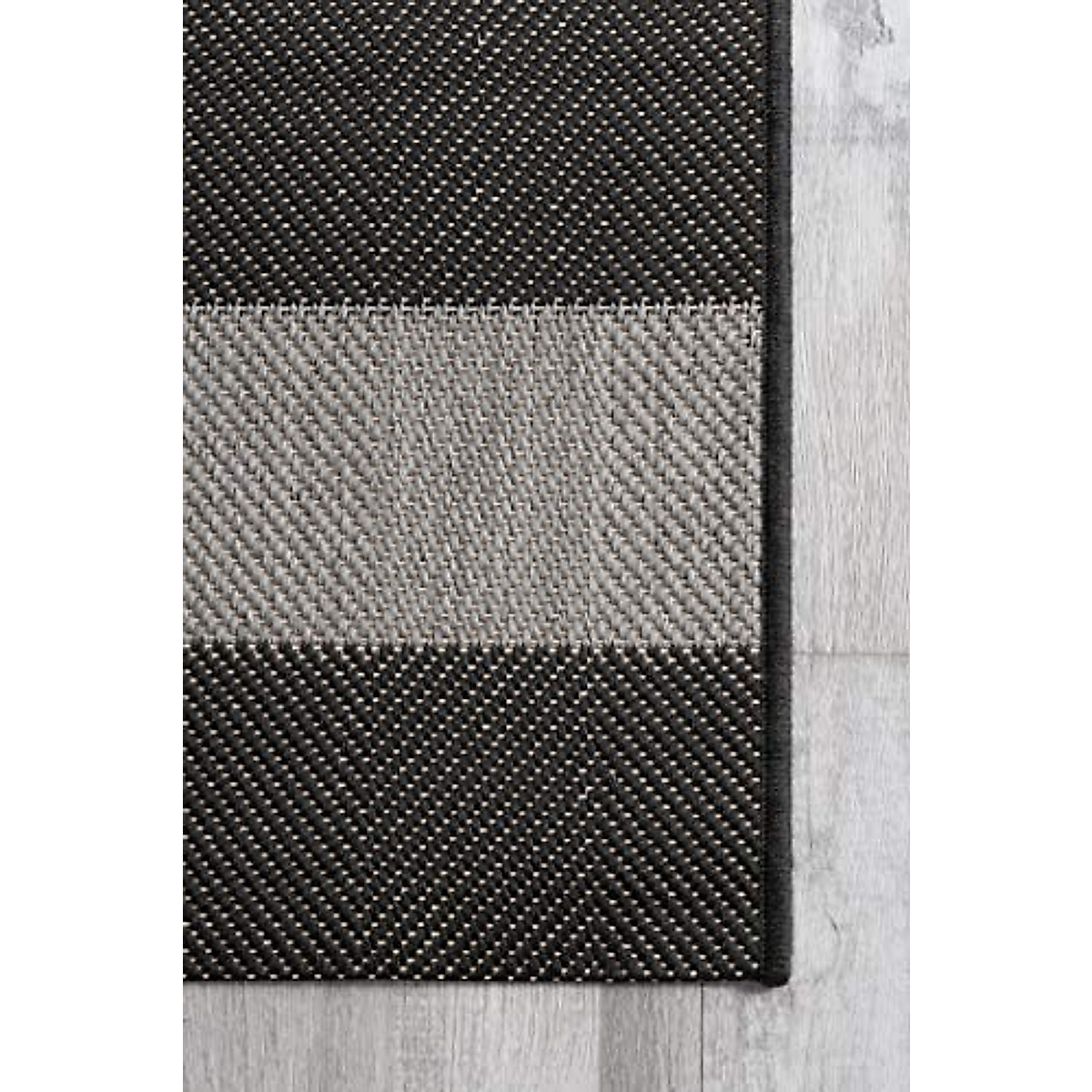 nuLOOM Haylie Chevron Striped Indoor/Outdoor Area Rug, 8' Square, Black