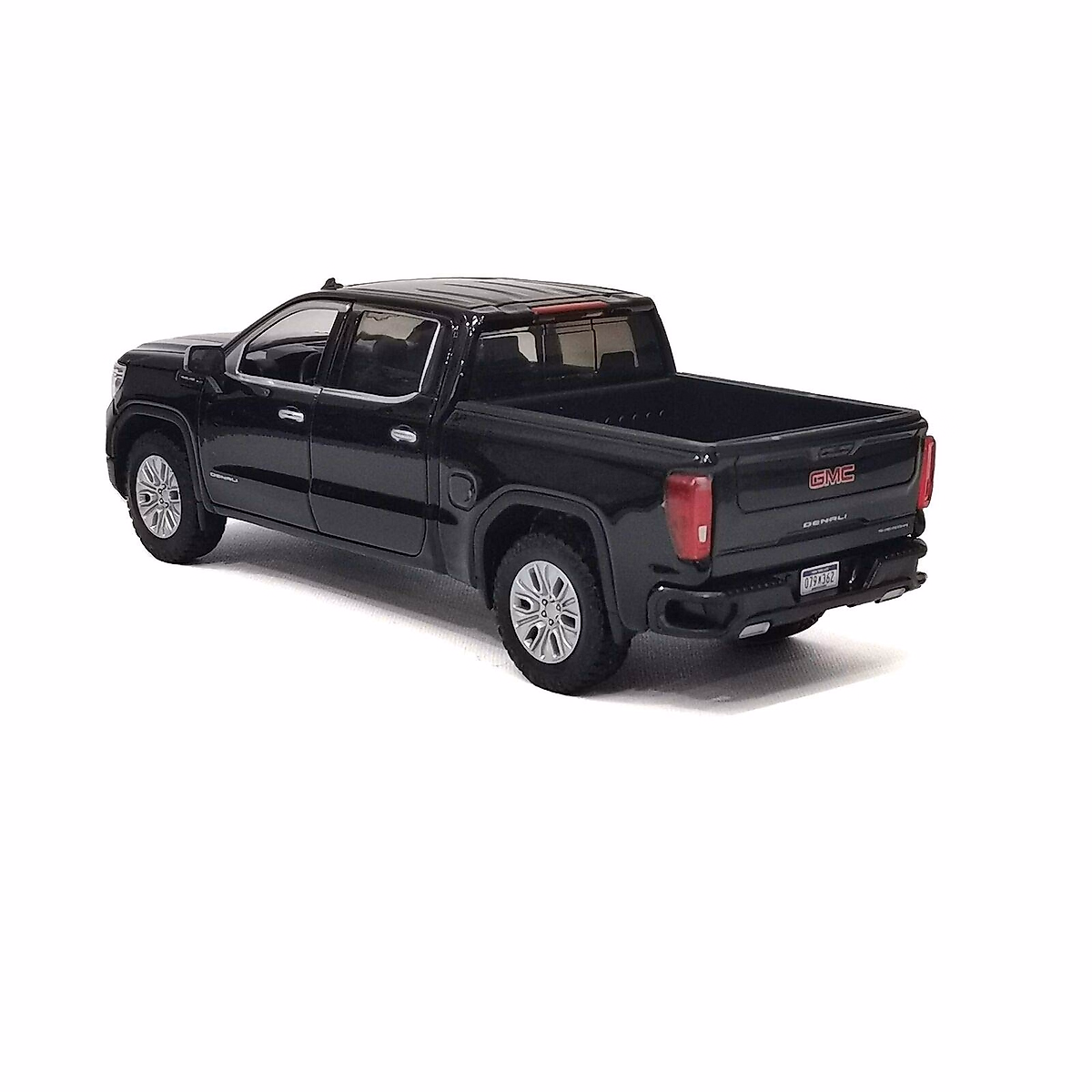 2019 GMC Sierra 1500 Denali Crew Cab Pickup Truck Black 1/24-1/27 Diecast Model Car by Motormax 79362