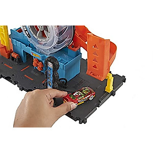Hot Wheels Toy Car Track Set City Super Twist Tire Shop with 1:64 Scale Car, Single or Multi-Car Play