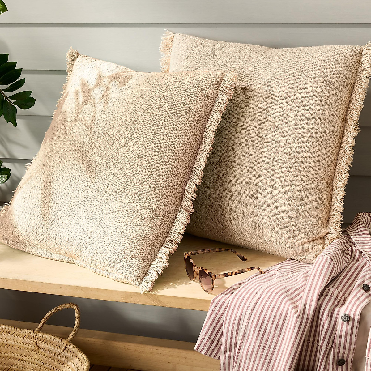 TOWN & COUNTRY EVERYDAY Rio Indoor/Outdoor Decorative Pillow, 20"x20", Beige