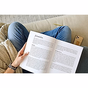 Strength in the Struggle: A Bible Study Workbook for Women on Letting Go of Fear and Anxiety