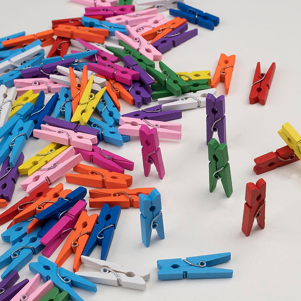 DIAO79NI Wooden Clothes Pins, Natural Wood, 50 Pack, 1 Inch (2.5cm), Mini Colorful Rust Resistant Clothes Pins for Hanging Clothes, Clothes Pins Wood, Colorful Clothing Pins, Clothes Pegs, Clothespins