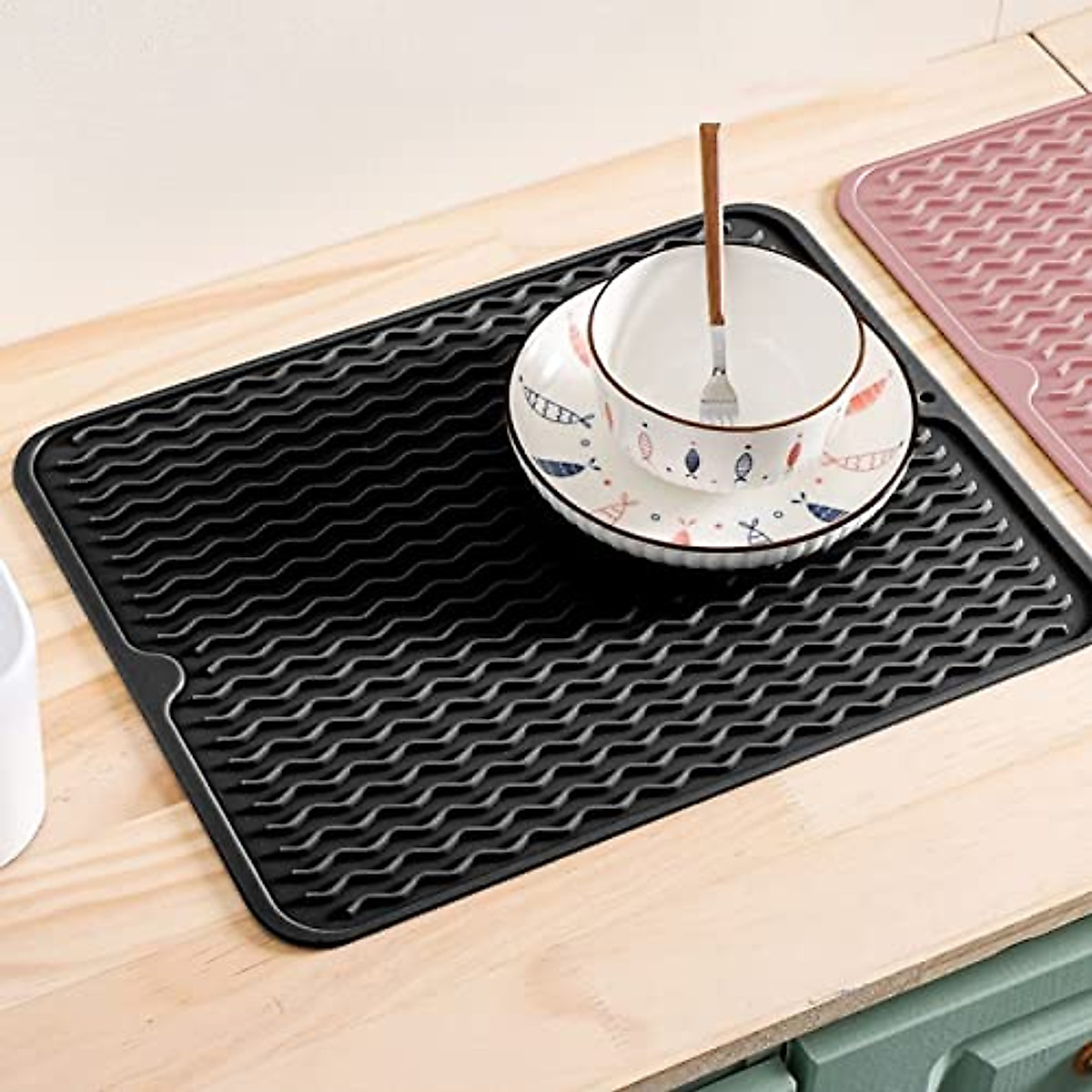 Hopeup Dish Drying Mat for Kitchen Counter, Slip Resistant Silicone Quick Dry Pad for Washing Dishes Cup Draining Pad Heat Insulation Anti-Slip Reliable Restaurant Cutlery Draining Pad Black