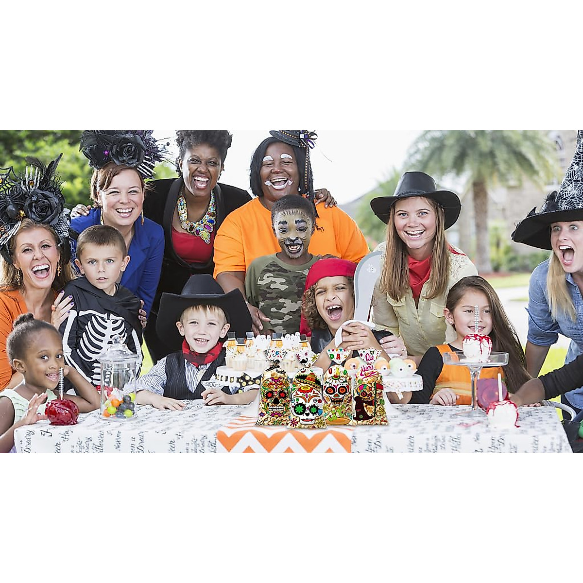 Hying 100PCS Day of the Dead Cellophane Bags for Candy Cookie, Dia de Los Muertos Sugar Skull Candy Bags with Twist-Ties Calavera Skull Treat Goody Bags for Mexican Halloween Party Favors Supplies