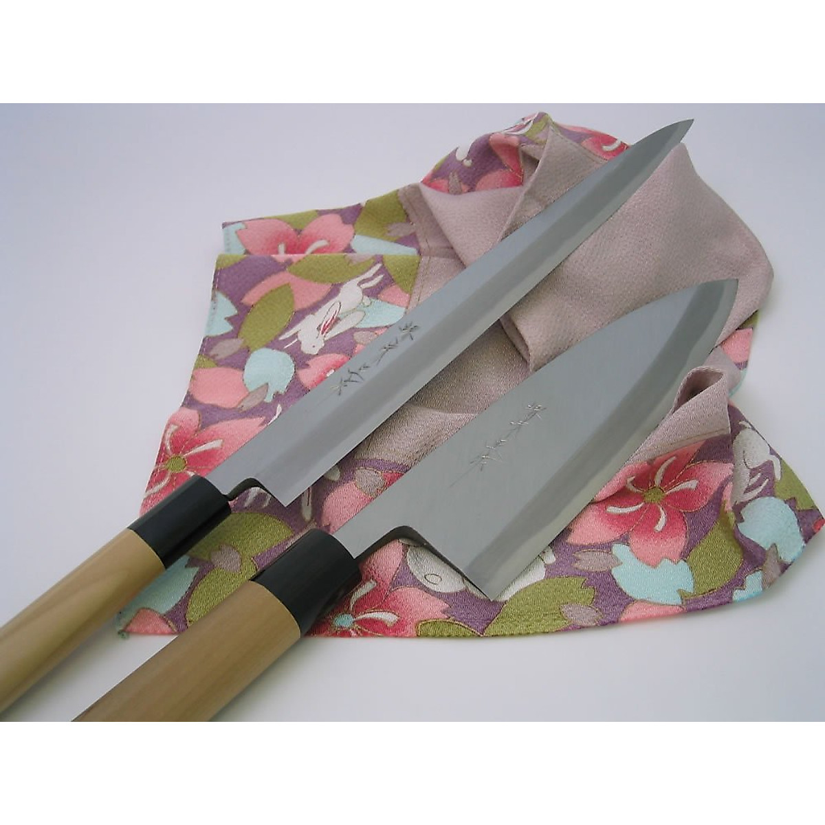 Houcho.com Sakai Ajimasa, Genuine Sakai-Manufactured, 7.6" (180mm) Kasumi White Steel Deba Knife