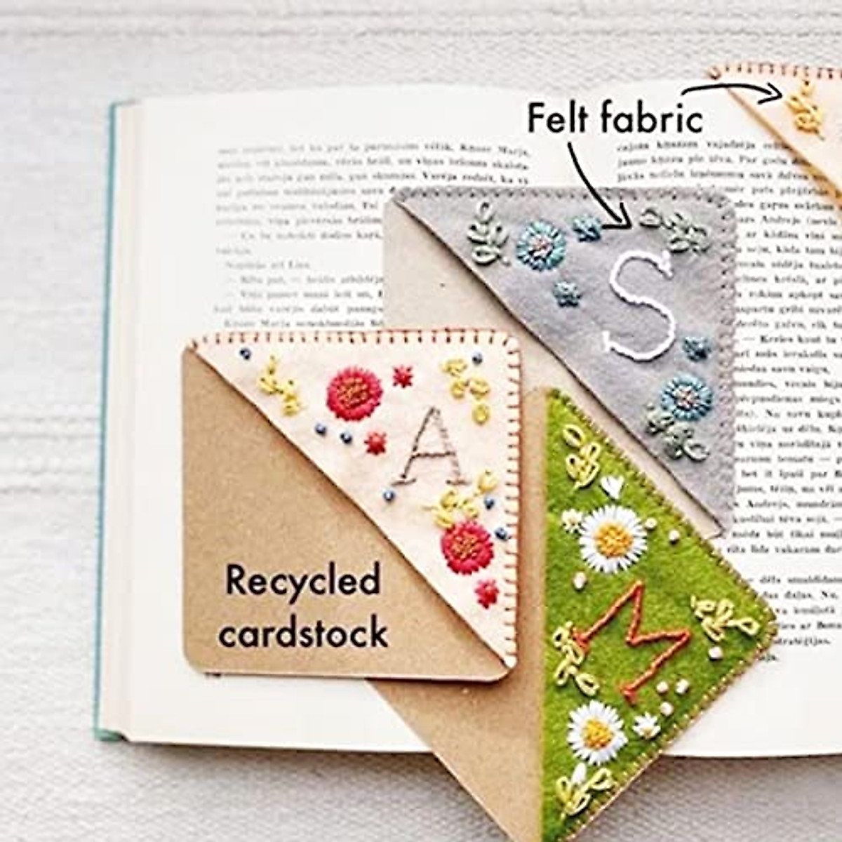 Personalized Hand Embroidered Corner Bookmarks, 26 Letter Felt Triangle Bookmarks, Book Corner Bookmarks, Bookmarks for Book Lovers (K, Summer)