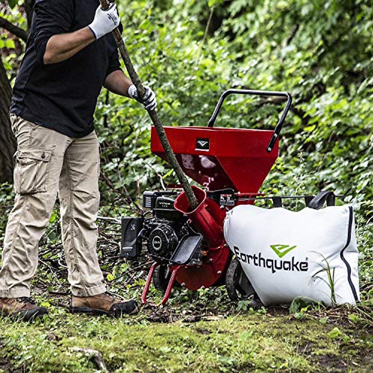 Earthquake Chipper Shredder K33,33964 Heavy Duty 301cc, 4 Cycle Viper Engine, 5-Year Warranty, Dock-and-Lock Debris Bag, 3" Max Wood Diameter Capacity, Red