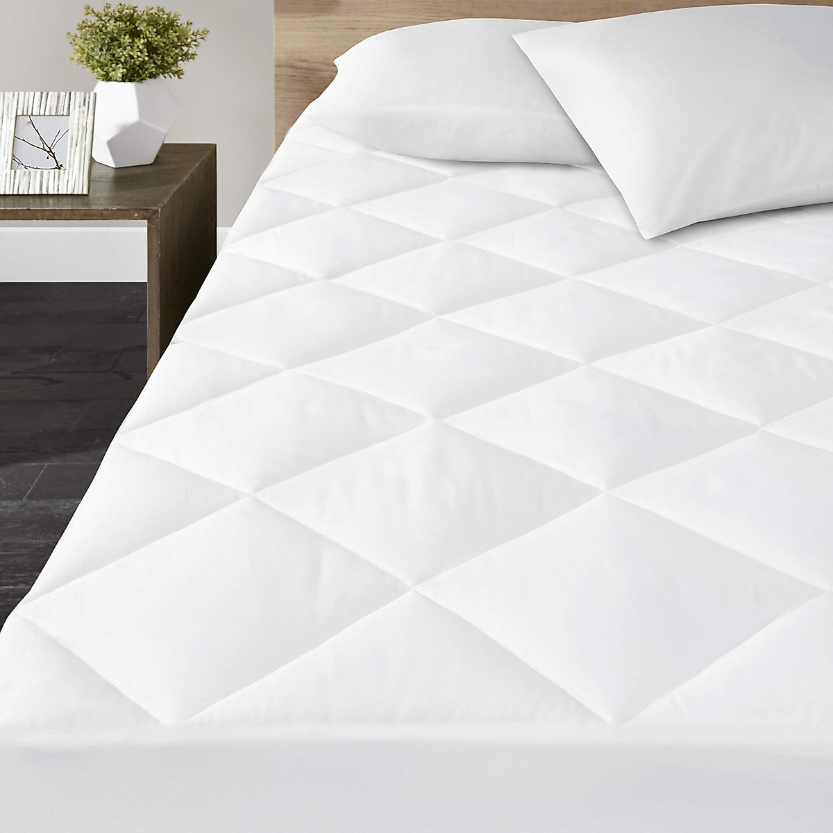Madison Park King Mattress Protector Pad Waterproof Bed Cover, Breathable 300TC Sateen Cotton, Diamond Quilted Topper, Quiet Nights, Fitted Pocket Fits Up to 18 Inch, Machine Washable, White