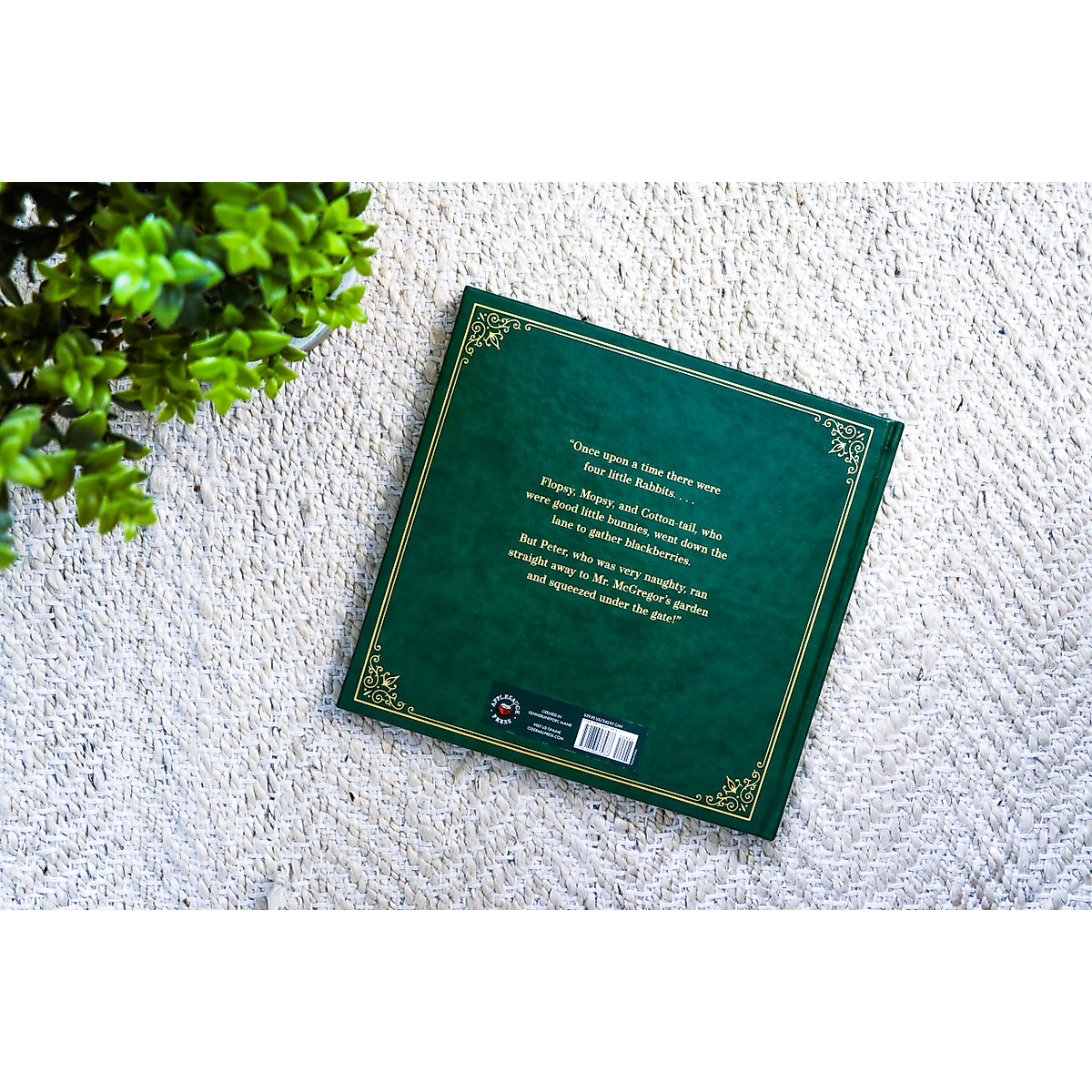 The Classic Tale of Peter Rabbit: The Collectible Leather Edition (Illustrated Classic Children's Stories By Beatrix Potter)