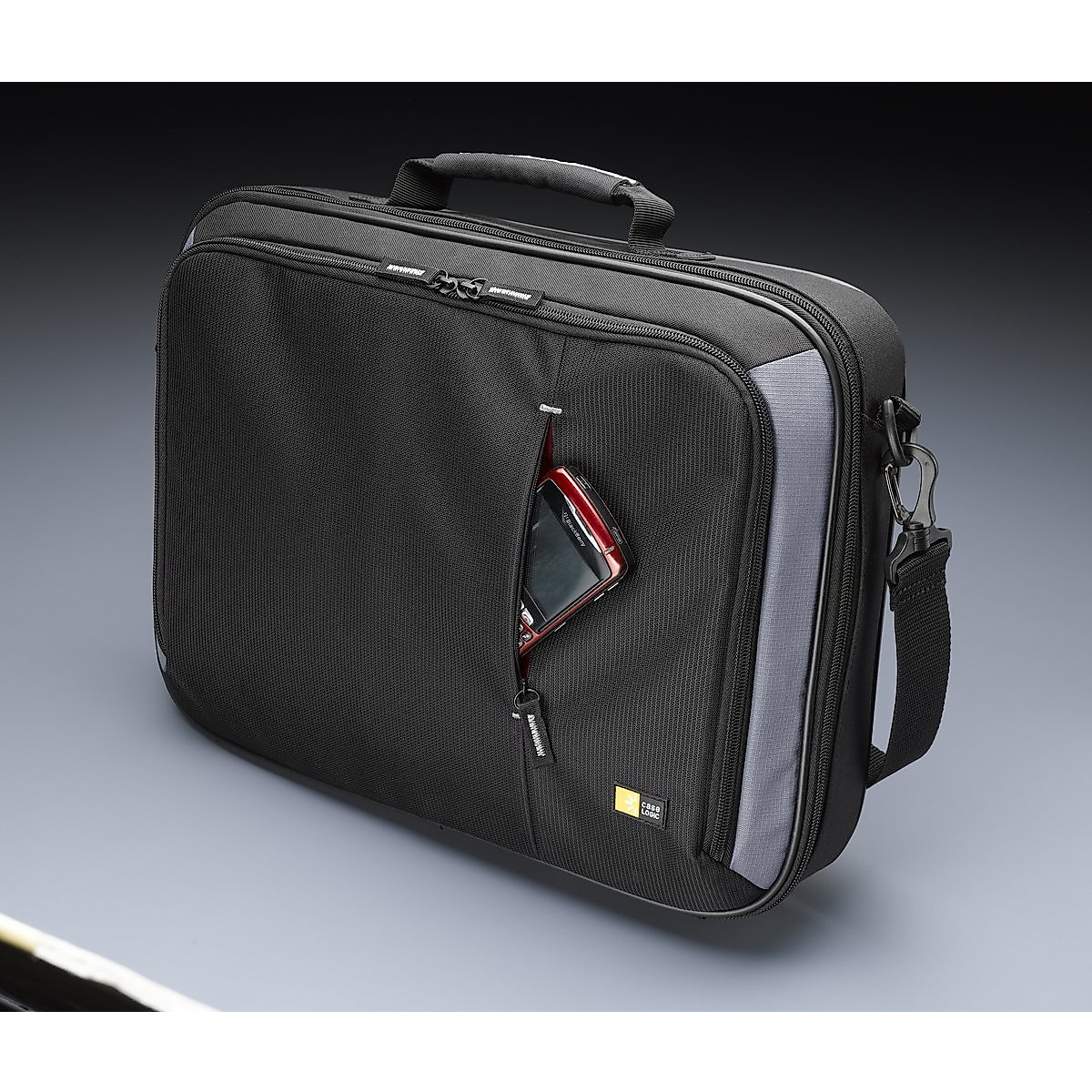 Case Logic VNC-218 18-Inch Laptop Case, Black (3200926)