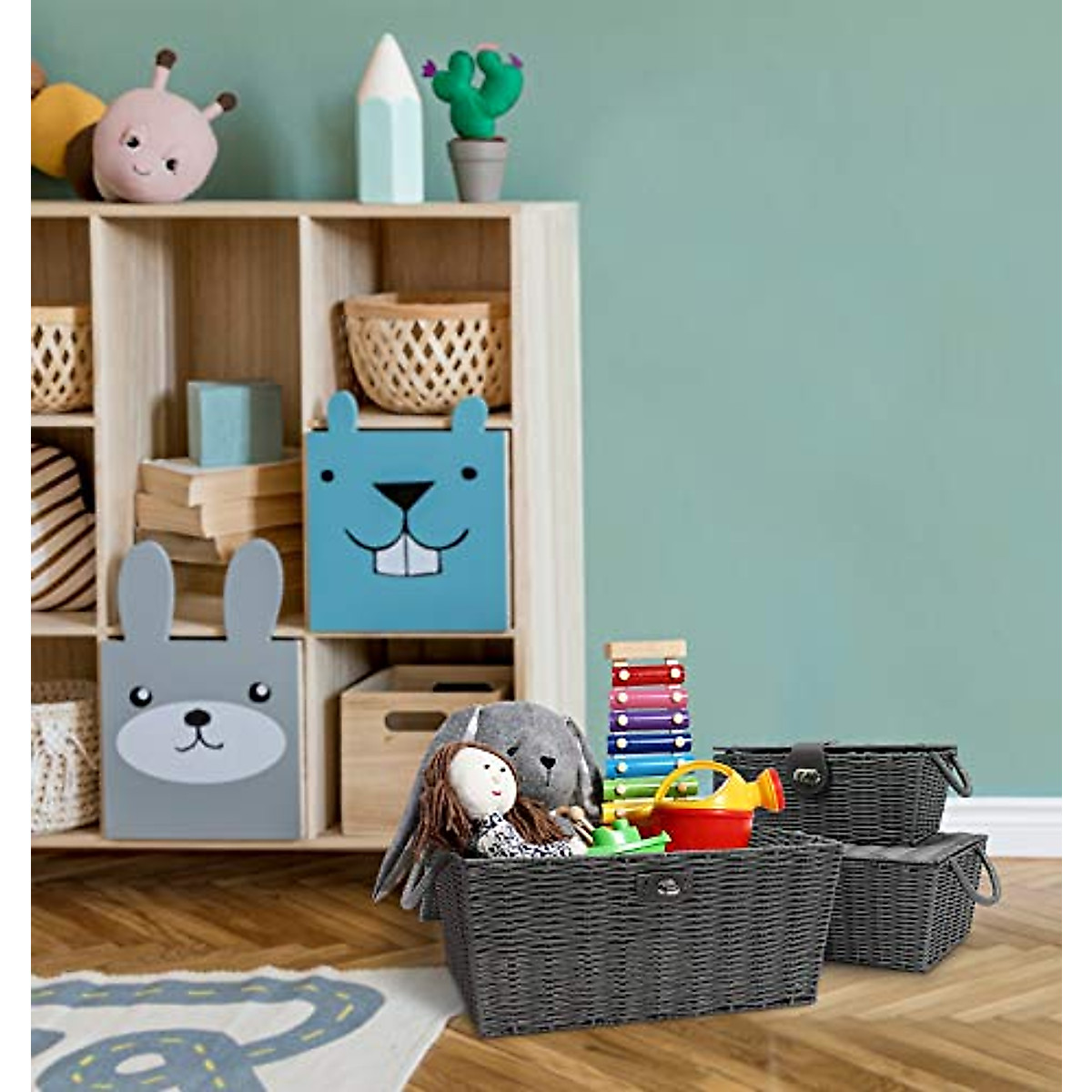 Woven Storage Basket Bin Wicker Hamper Stackable Box with Lid, Wicker Shelf Baskets Bin for Laundry Room Organizer, Set of 3 Wicker Storage Basket with Handle for Picnic, BBQ,Nursery, Baby Toiletry, Diaper, Toys