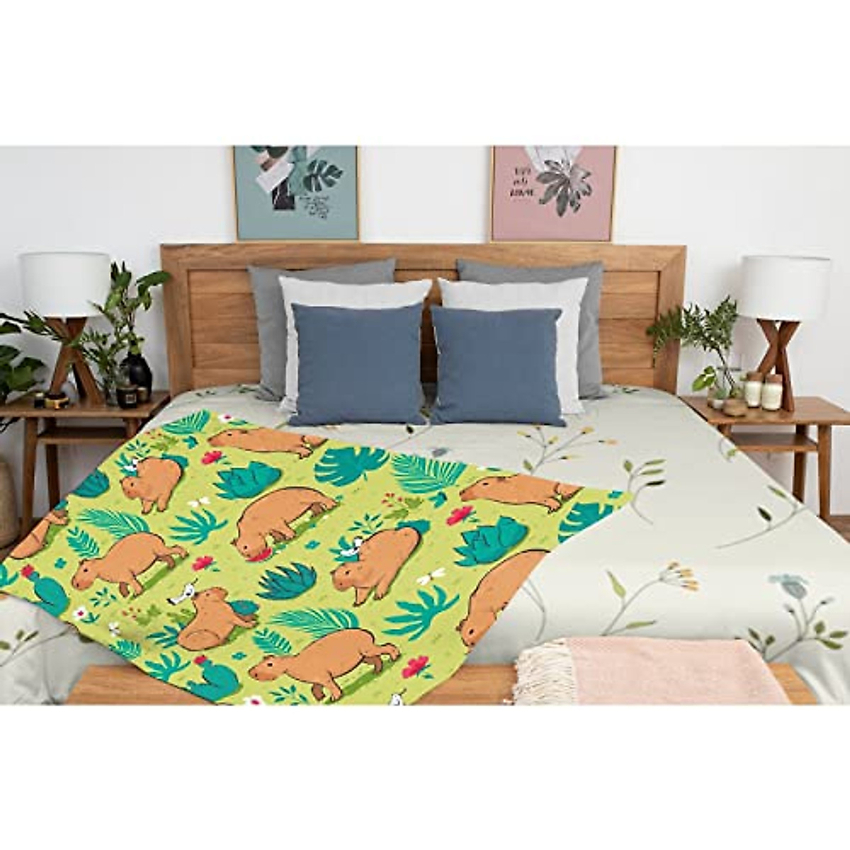 ARTBLANKET Cute Capybara Throw Blanket Fannel Fleece Super Soft Funny Blanket Travel Throw Blanket for Bed Couch Sofa 80 x 60 Inch for Adult